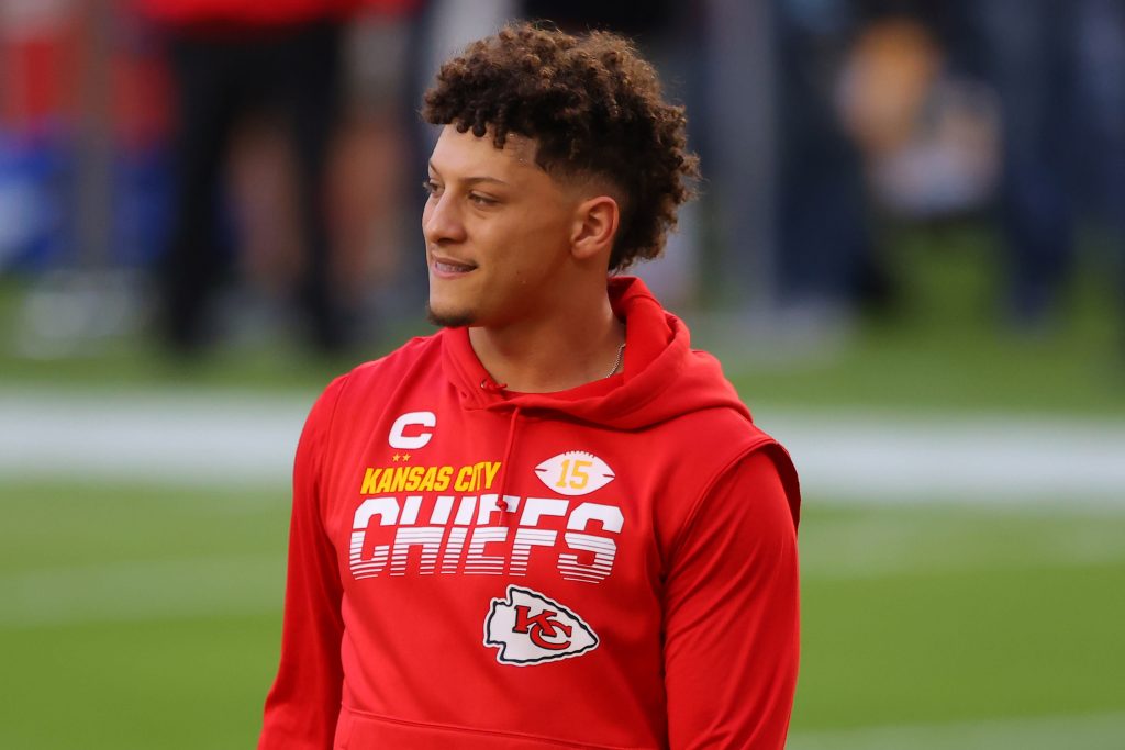 NFL icon Patrick Mahomes expresses admiration for Lakers' LeBron James ...