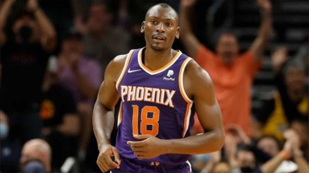 Looking at free agent NBA star Bismack Biyombo's chances of finding new ...