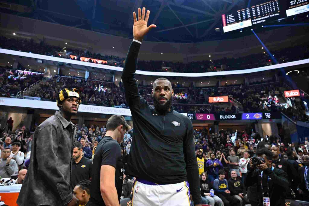 Following Cavs heartwarming tribute to LeBron James, Lakers ace ...