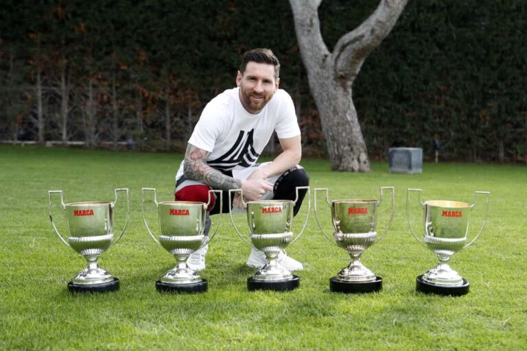 How many Pichichi Trophies does Lionel Messi have? Robert Lewandowski ...