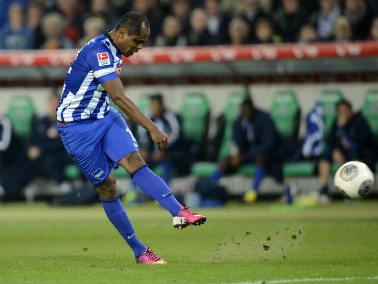Top 10 Fastest Shots Ever Seen in Soccer History - SportsKnot