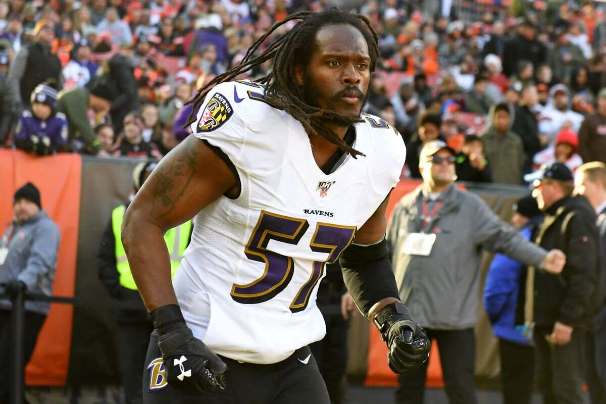 Watch: Ravens Super Bowl winning LB Josh Bynes tears up announcing his ...